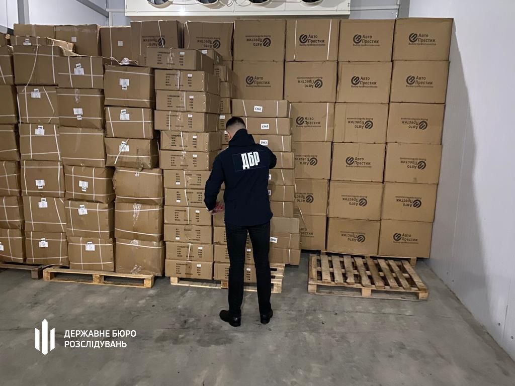 C4 Хотіли продати в Україні на Чернівецькій митниці виявили російські автозапчастини