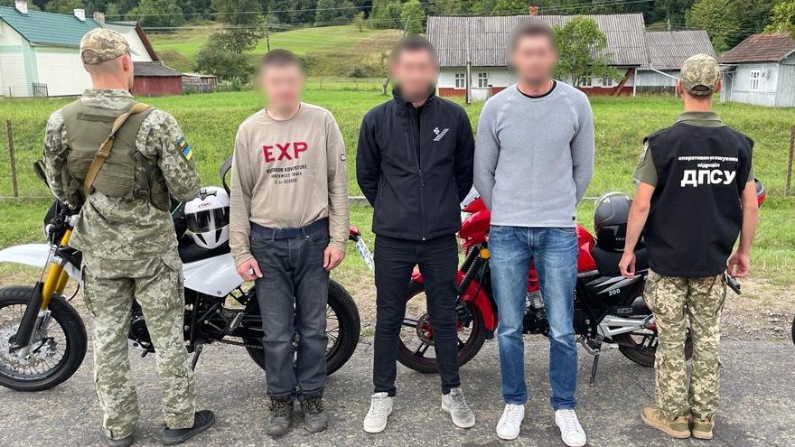 C4 - Упродовж вихідних на Буковині затримали 20 військовозобов’язаних ...