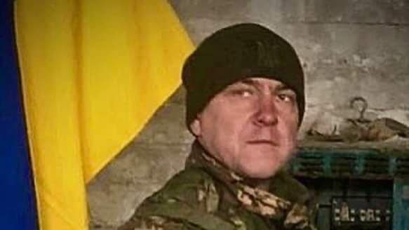 C4 - Захисник із Буковини удостоївся почесної нагороди від командувача ...